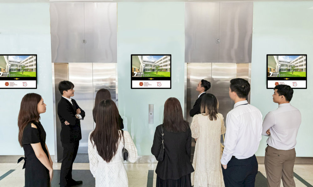 Overview of Elevator Advertising Formats: Pros, Cons & Execution Tips